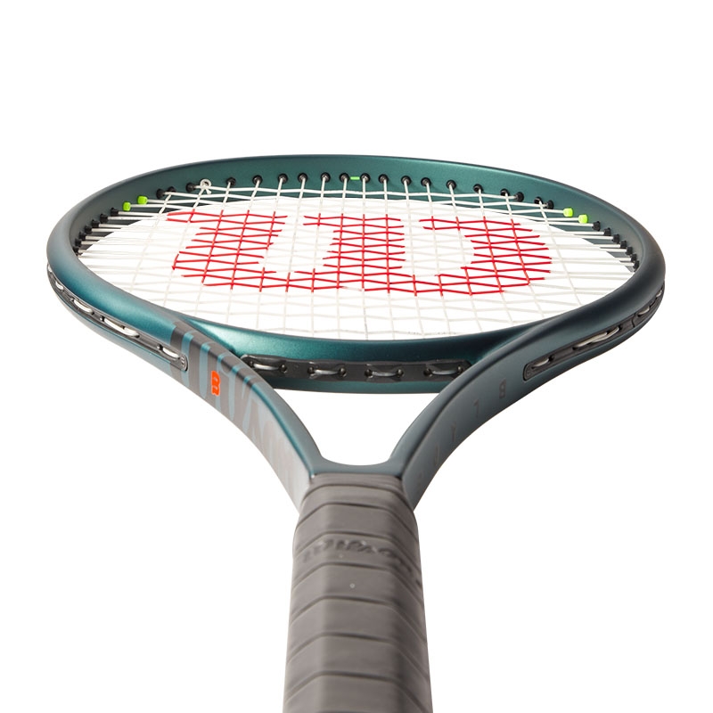 Wilson Blade 100UL V9.0 Tennis Racquet